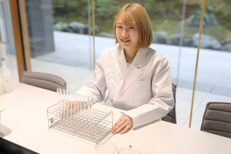 白髪に立ち向かうには？毛髪科学研究40年以上。白髪のメカニズムと白髪を改善する成分とは | DEMI LABO（デミラボ）